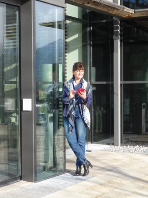 Jumpsuit mit Lederjacke - im Casual Look am Tegernsee - Martina Berg ...