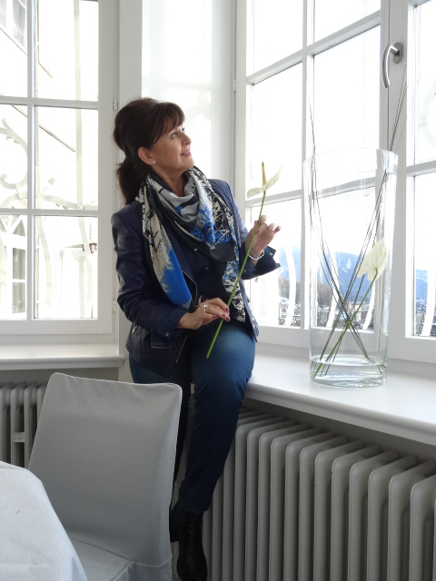 Jumpsuit mit Lederjacke - im Casual Look am Tegernsee - Martina Berg ...