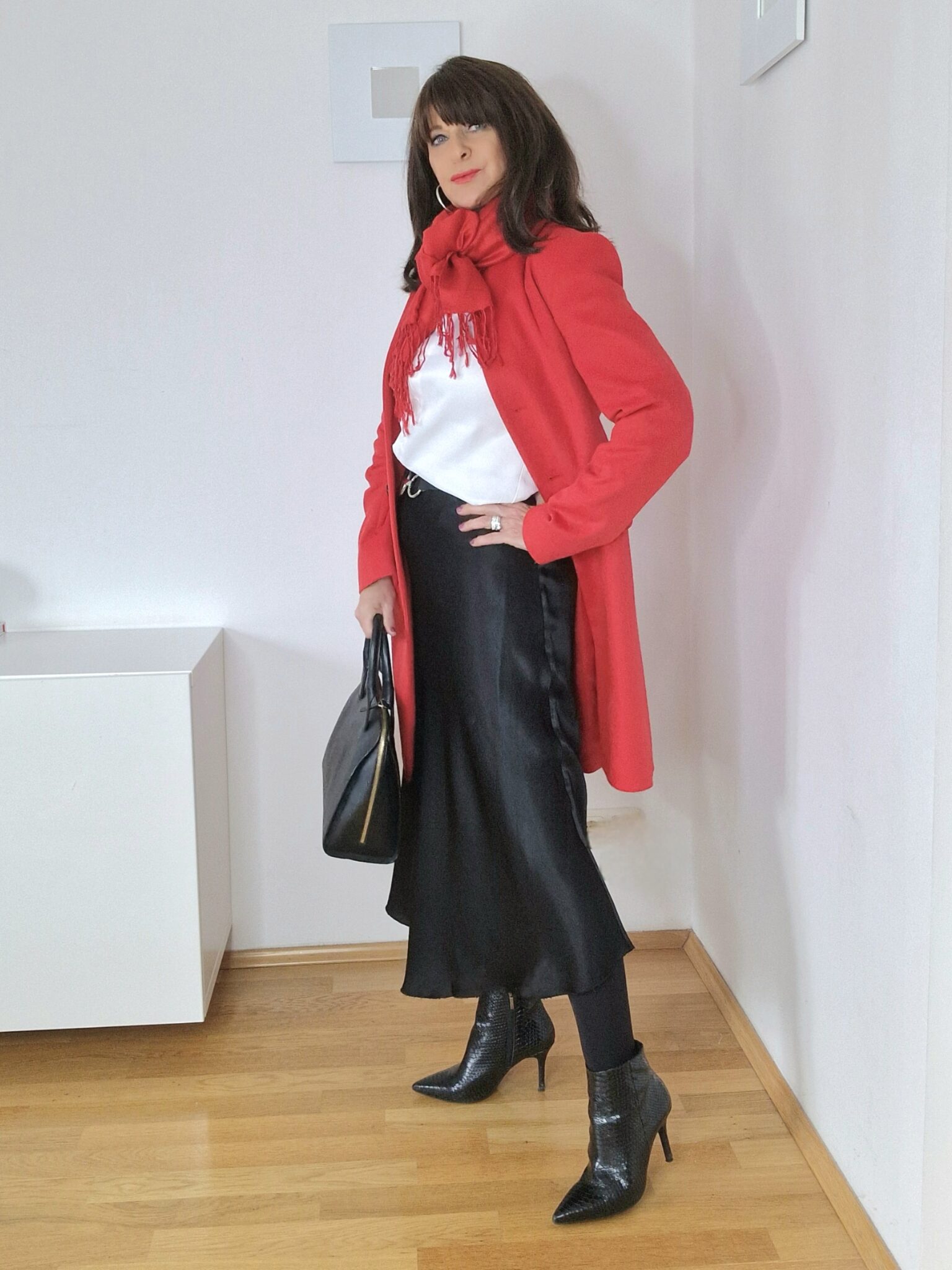 5 Styling Ideen für den Modetrend Satinrock - Martina Berg - Lady 50plus