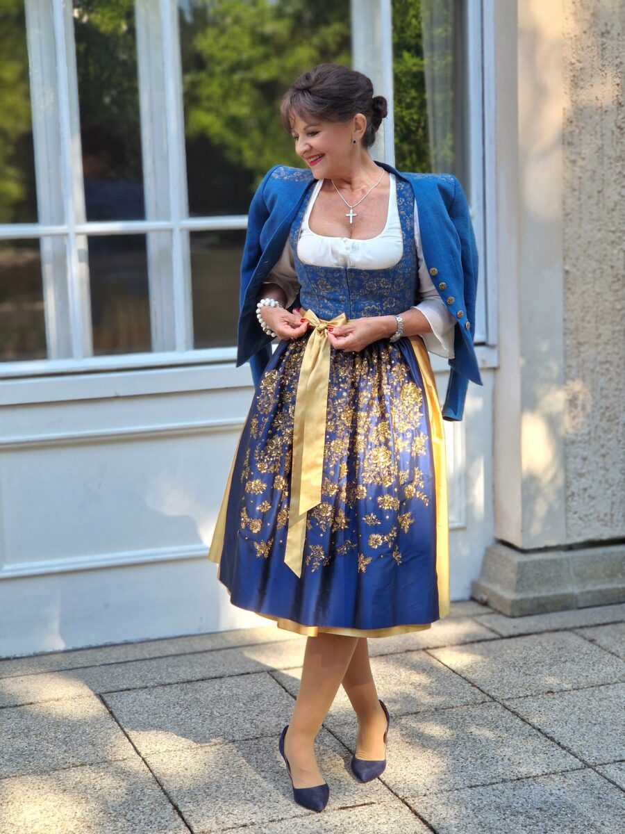 DIRNDL TRENDS 2024: Wie Du das perfekte Dirndl findest! - Martina Berg ...